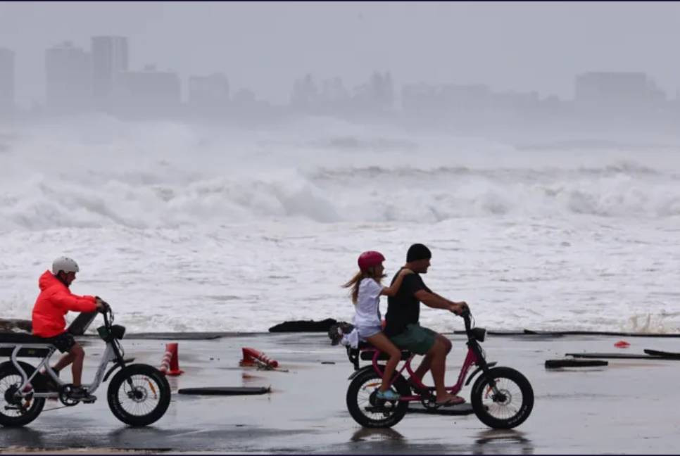 Report: Rising seas to put 1.5 million Australians at risk by 2050 ...