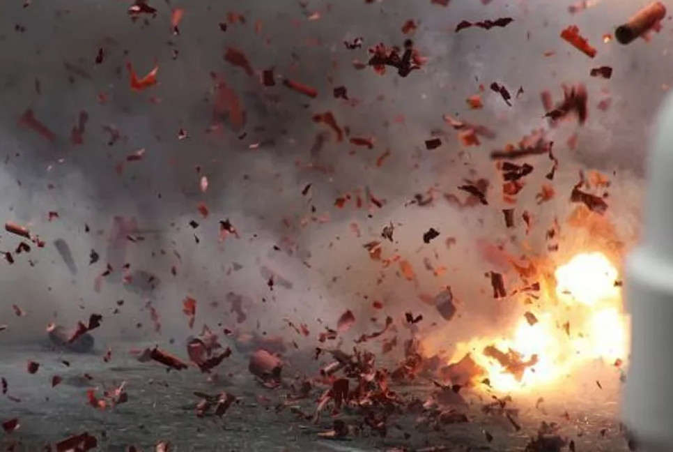 Several crude bombs exploded in Dhaka on eve of Hasina's verdict ...